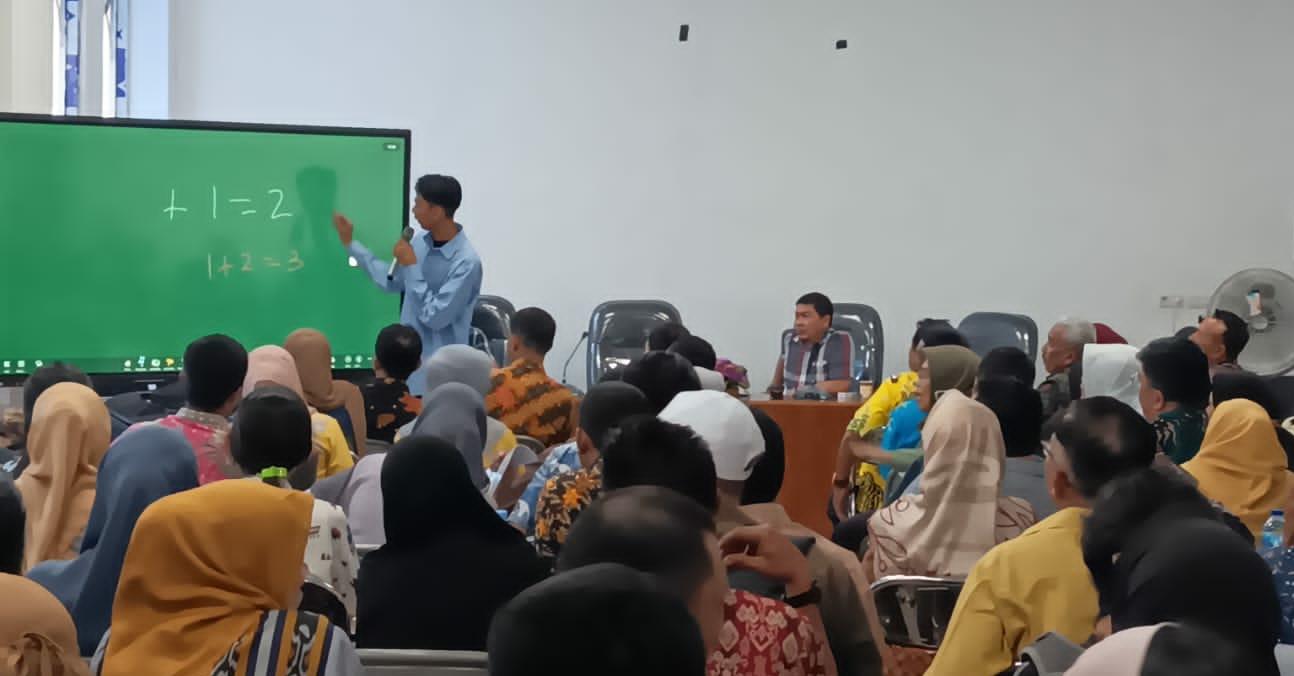 Mudahkan Proses KBM, Dikbud Banggai Mulai Terapkan Penggunaan Papan ...