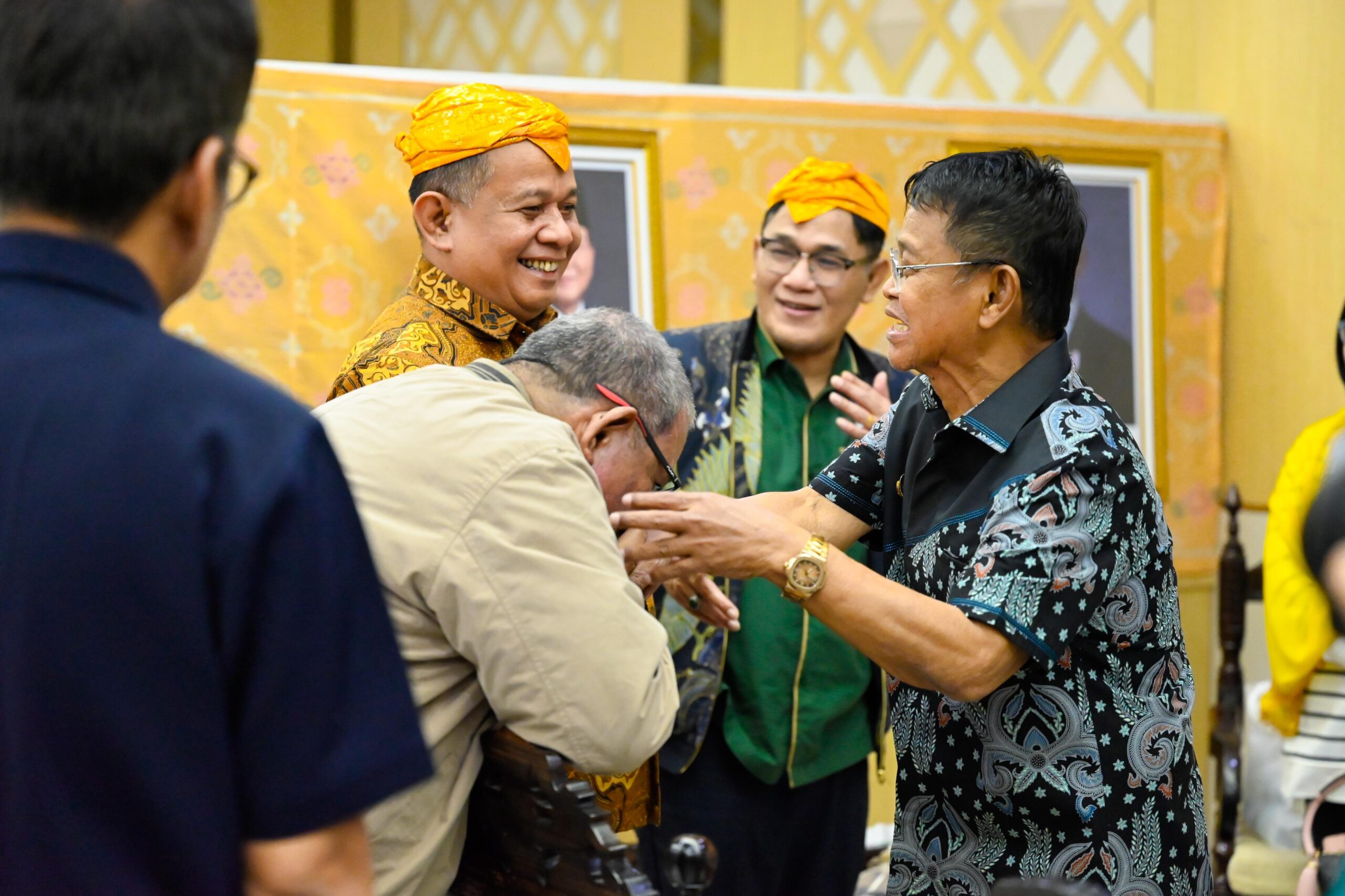 Gubernur Sulteng Sambut Kedatangan Kepala BP TASKIN dan Wamen UMKM di ...